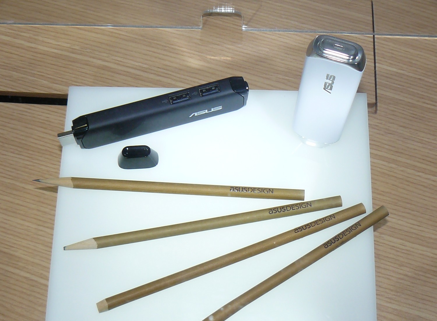 ASUS Pen Stick: Westentaschen-PC mit Windows 10 – Hartware