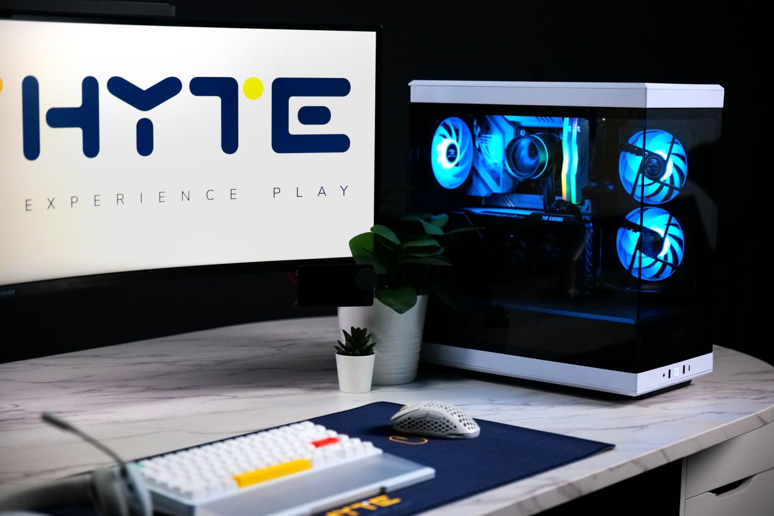 HYTE präsentiert auf der CES 2023 den neuen Y40 Mid-Tower – Hartware